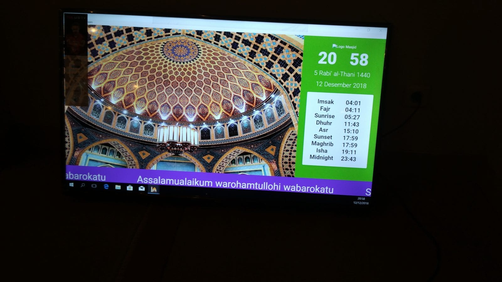 Implementasi Papan Informasi Digital Pada Masjid Al-Madani Perumahan ...