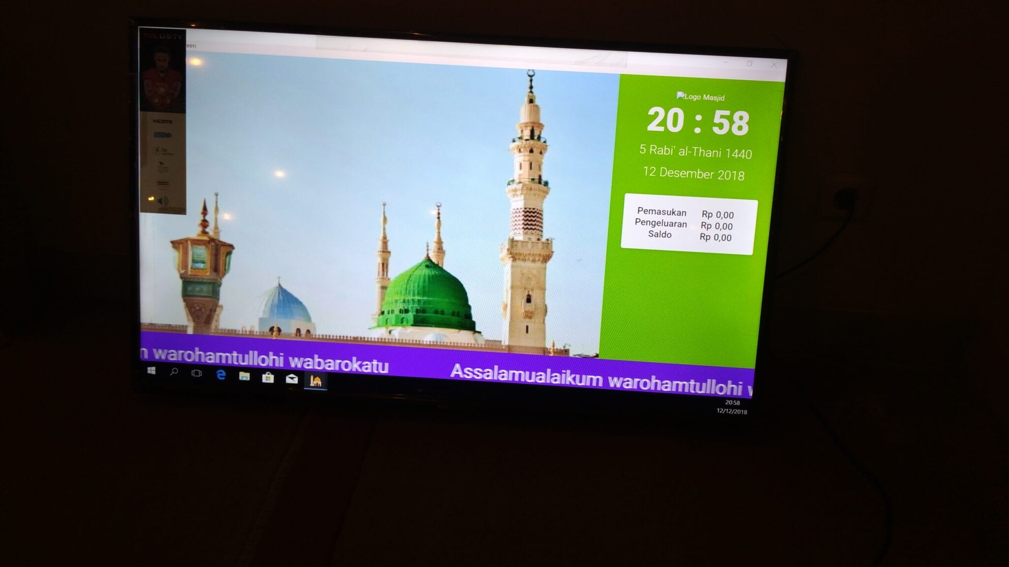 Implementasi Papan Informasi Digital Pada Masjid Al-Madani Perumahan ...